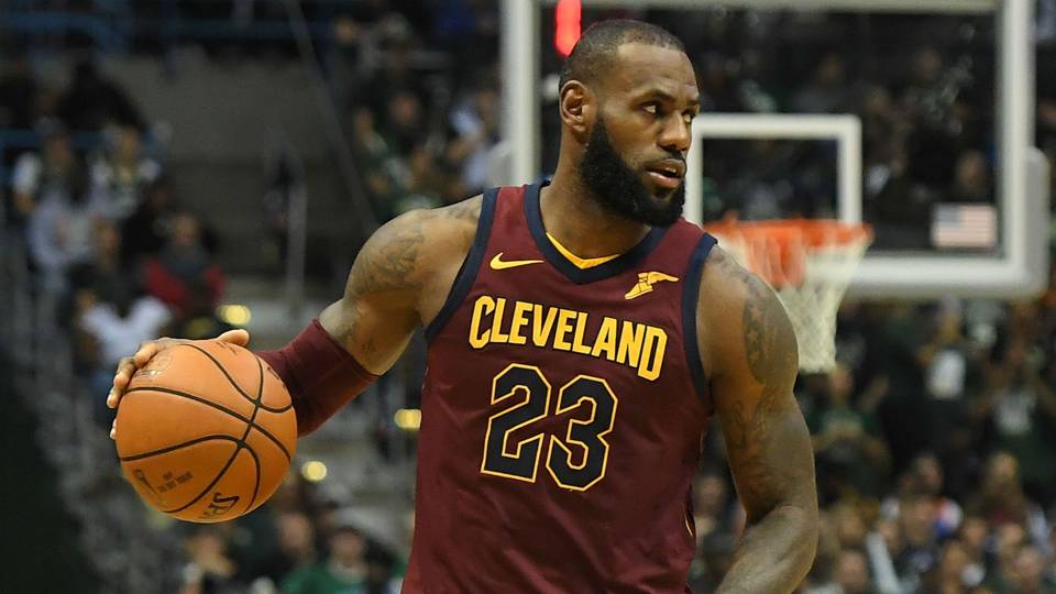 LeBron James se torna o mais jovem jogador a atingir 30 mil pontos na NBA