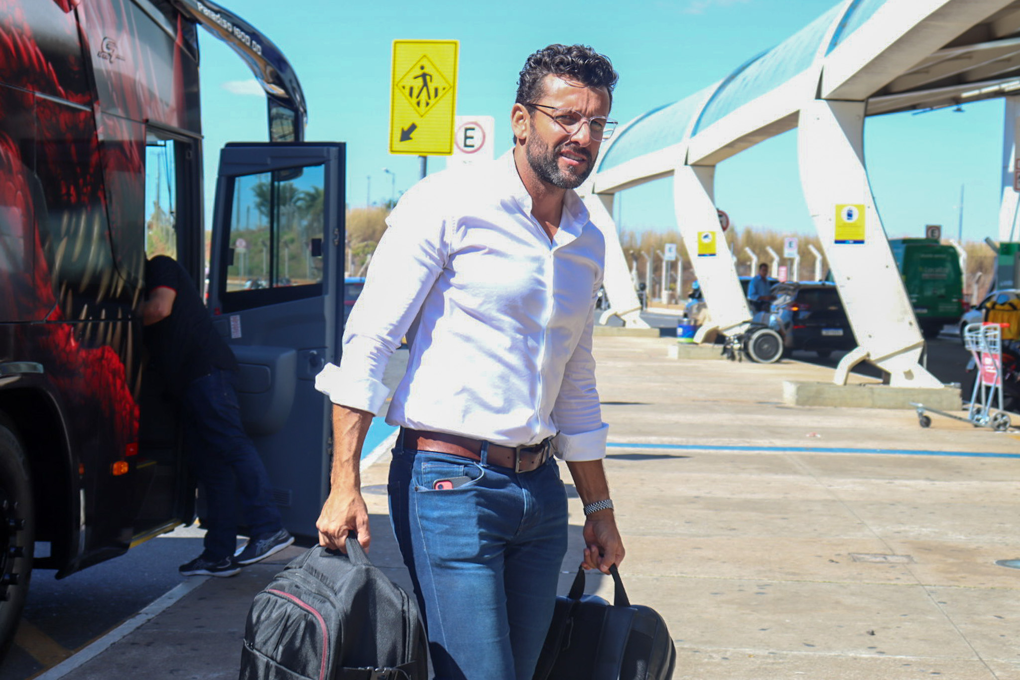 Técnico Alberto Valentim é demitido no Atlético-GO
