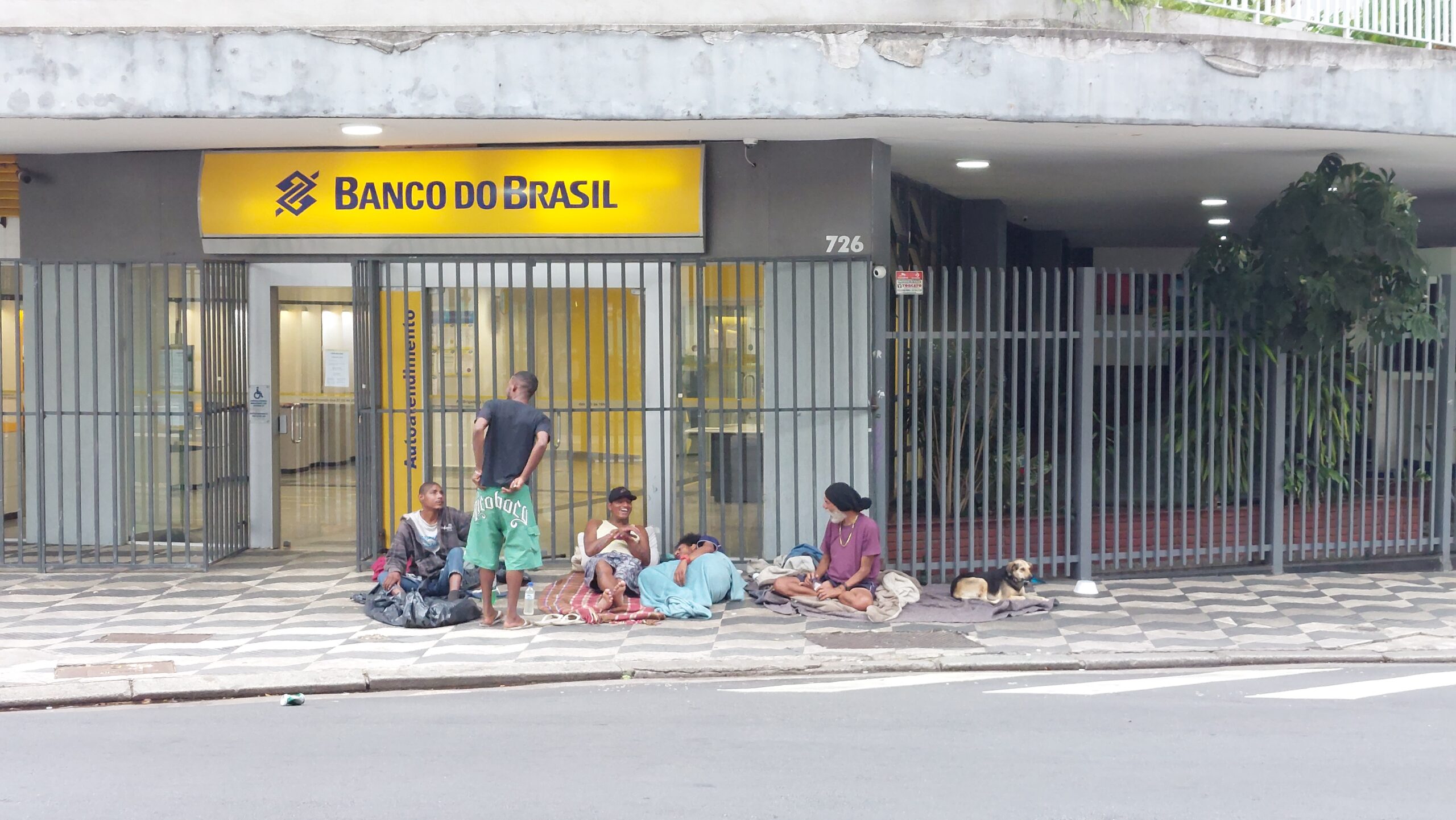 População de rua no Brasil cresceu e ultrapassou 227 mil