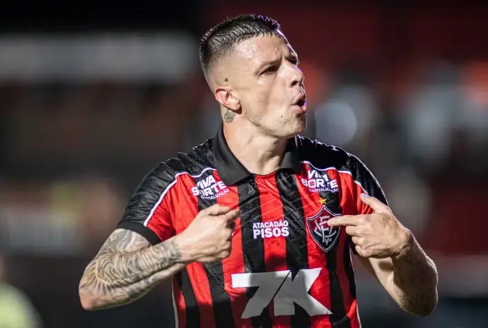 Ex-jogador do Atlético-GO decide no fim e garante título da Copa do ...
